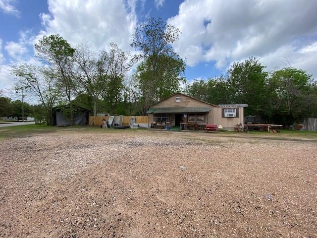 805 Frydek Rd, SEALY, TX 77474 - HAR.com