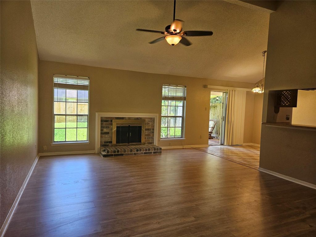 2822 Chimneystone Cir, SUGAR LAND, TX 77479 - HAR.com