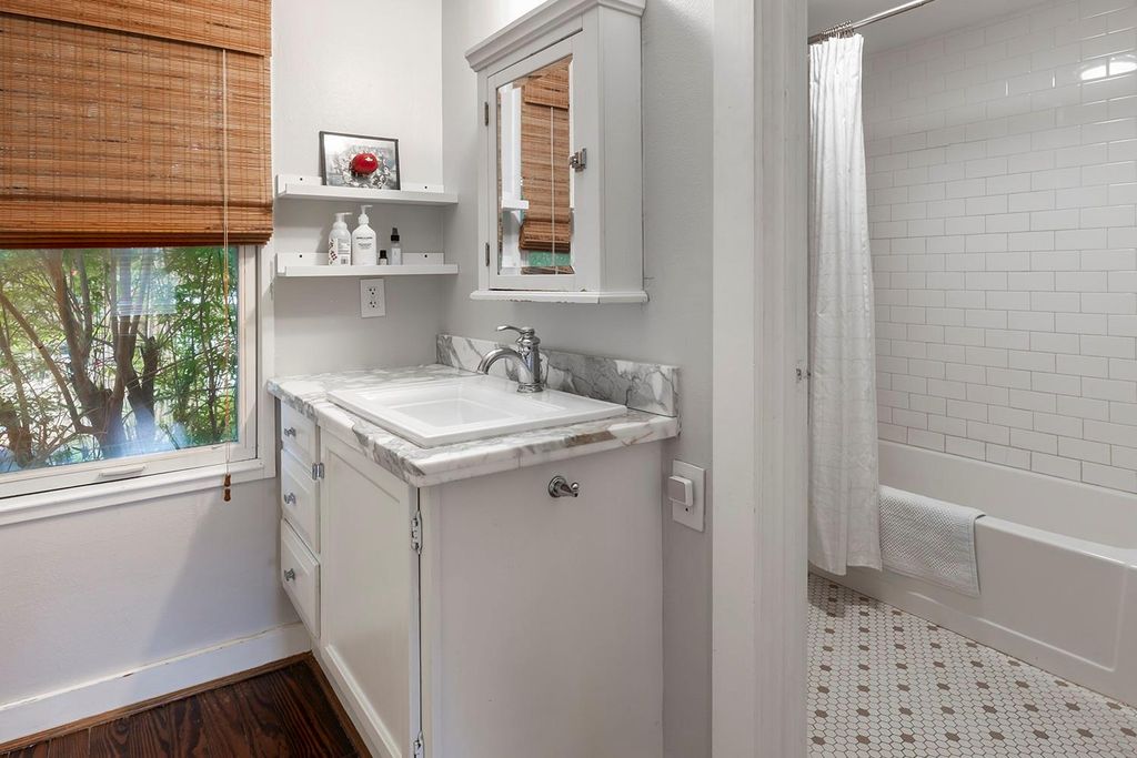 1209 Bomar St, HOUSTON, TX 77006 - HAR.com